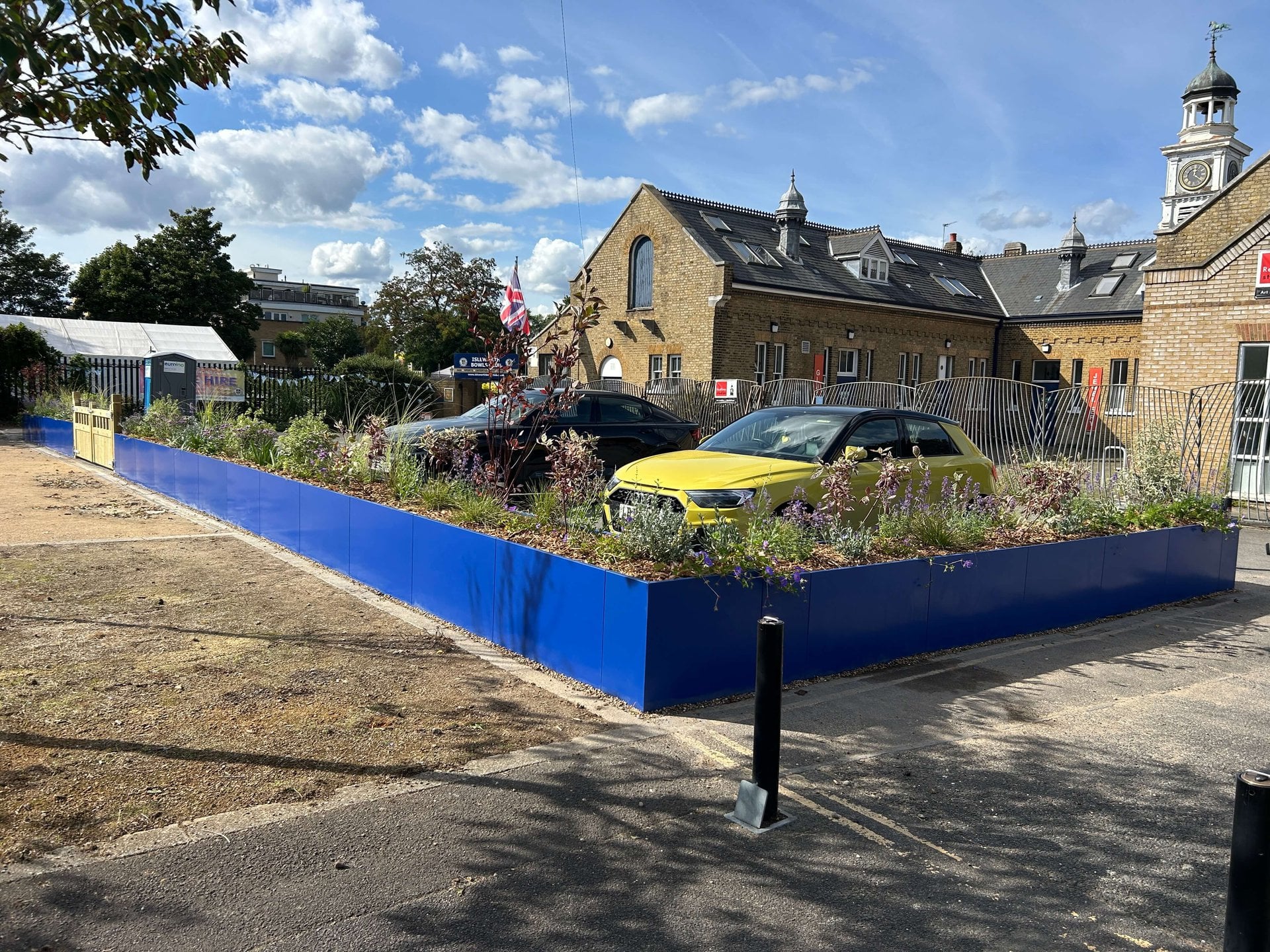 Redless Park Hybrid Rain Garden SuDS Planters