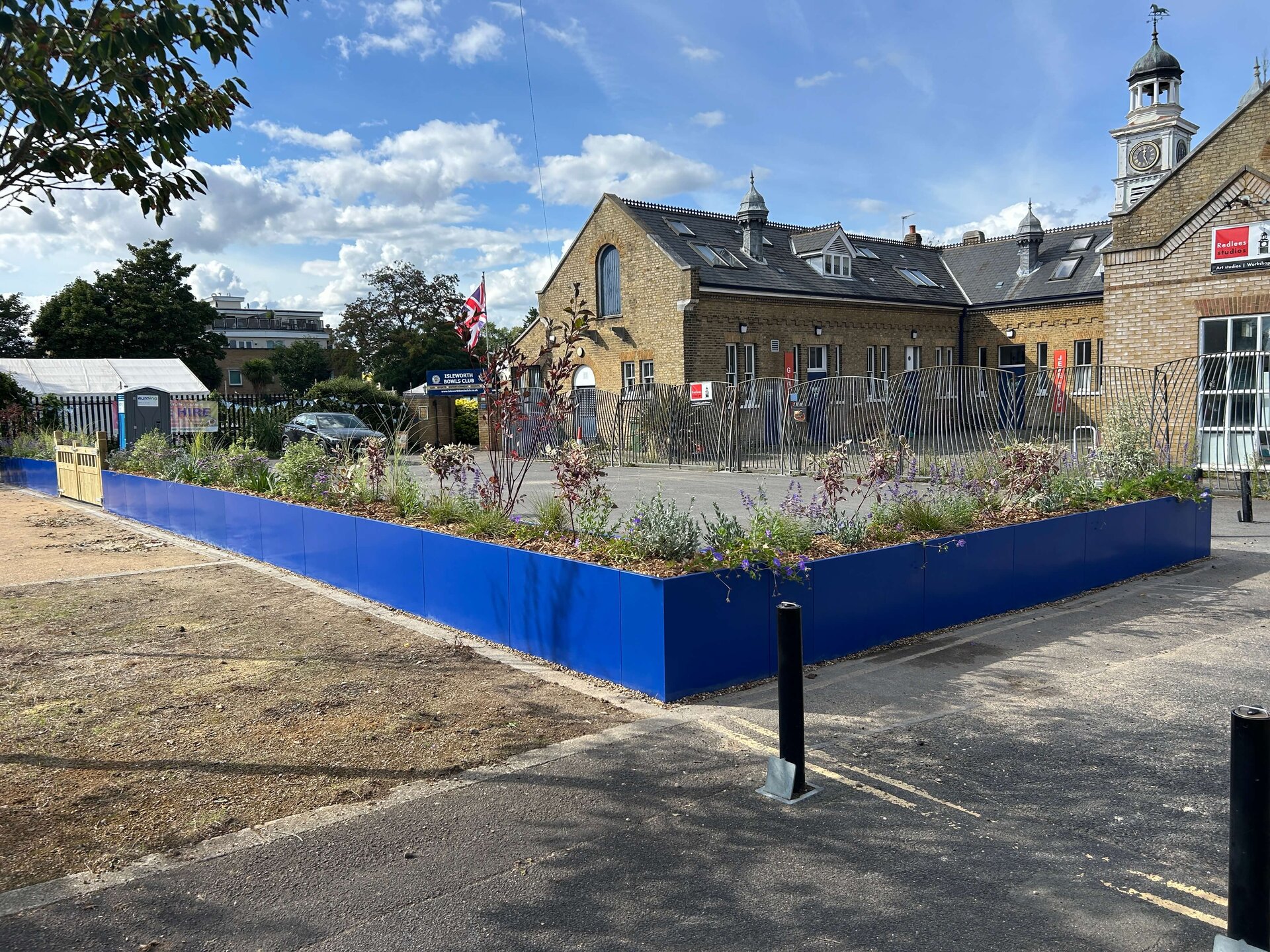 Redless Park Hybrid Rain Garden SuDS Planters